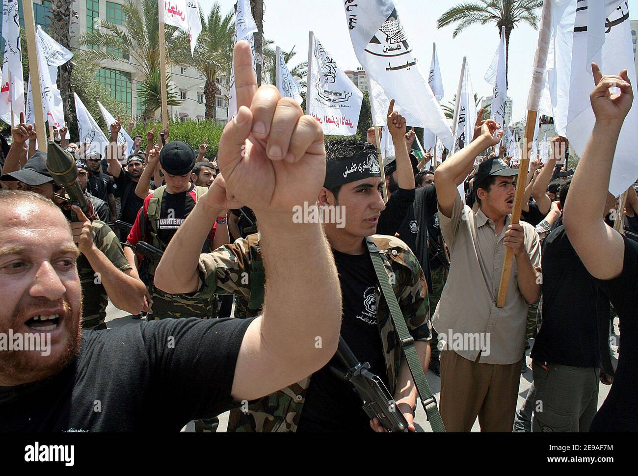 Al aqsa martyrs brigades hi-res stock photography and images - Alamy