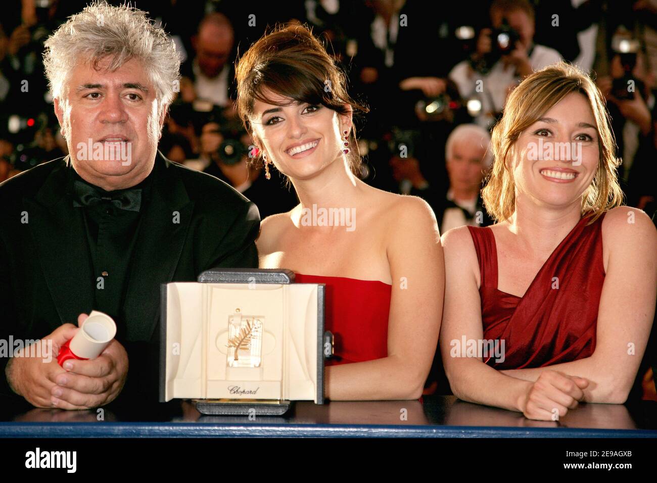 Spanish director Pedro Almodovar with Spanish actresses Penelope Cruz ...