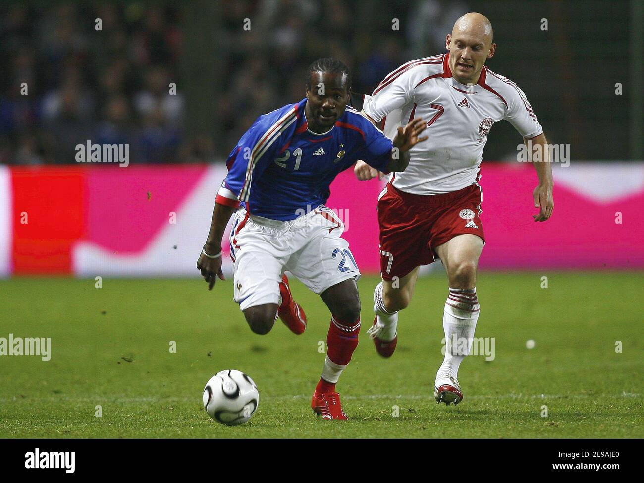 Pascal chimbonda france team hi-res stock photography and images - Alamy