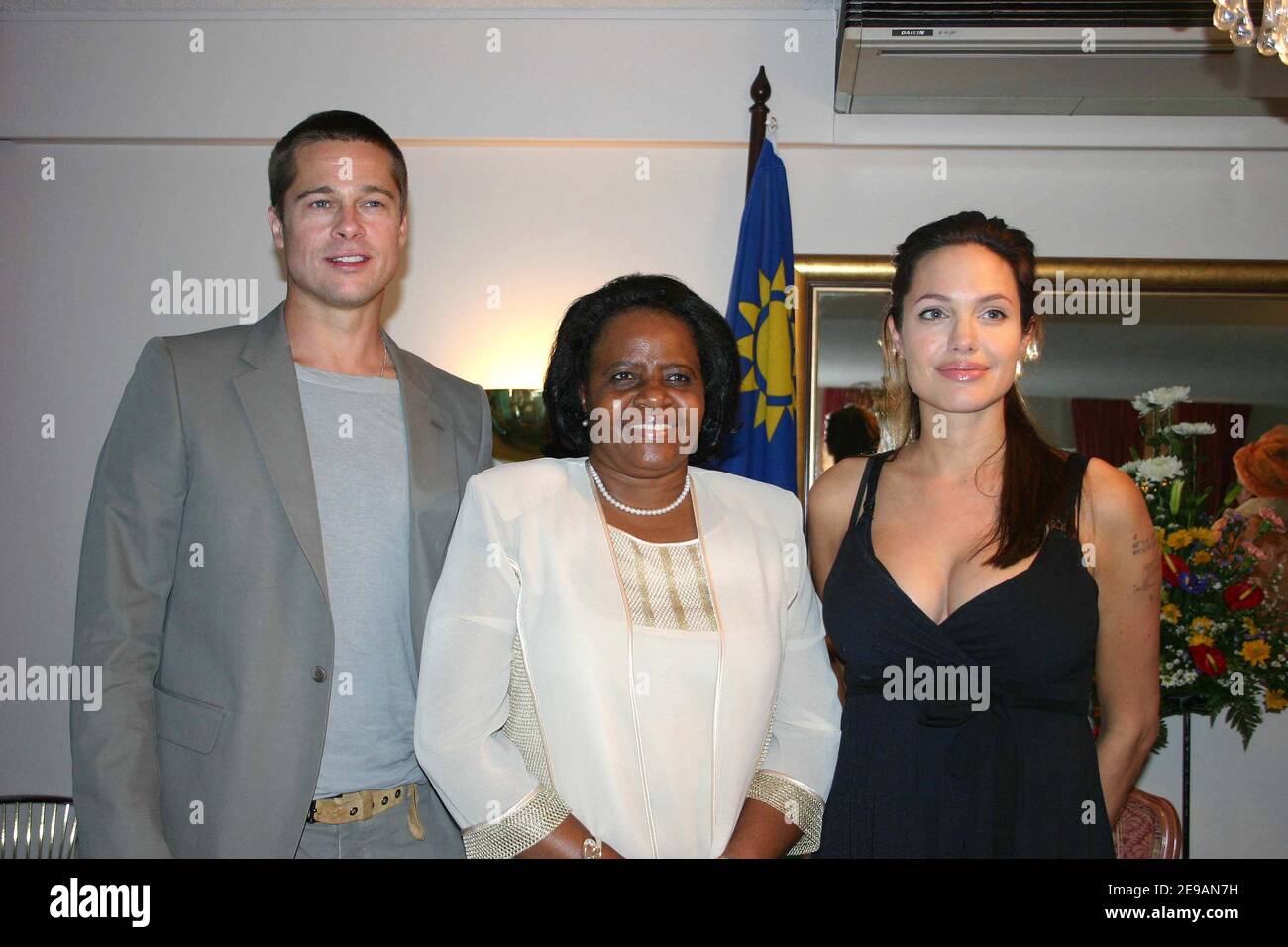 Shiloh jolie pitt born hi-res stock photography and images - Alamy