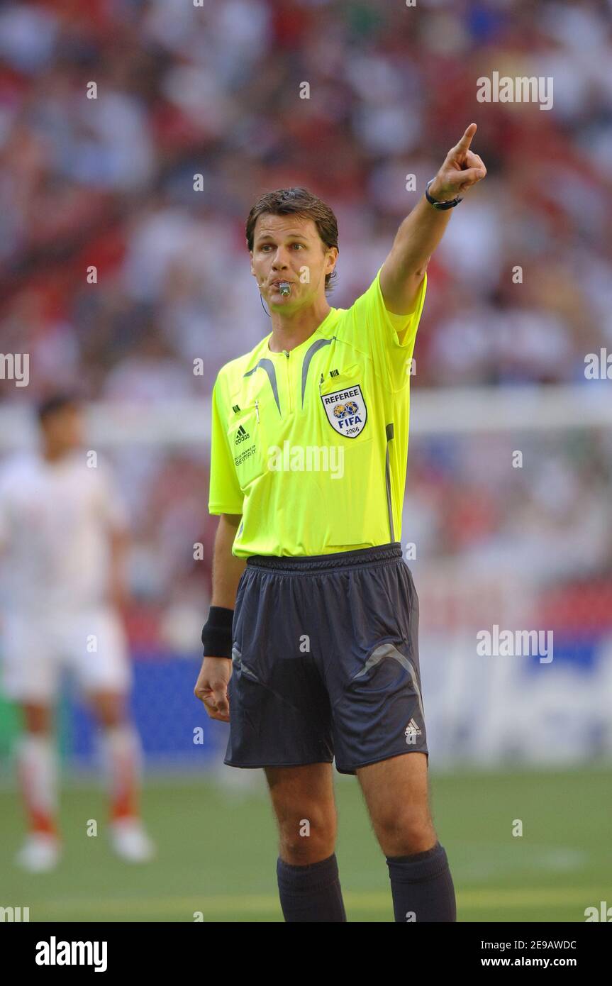 Referee Australia's Mark Shield during the World Cup 2006, Group G ...