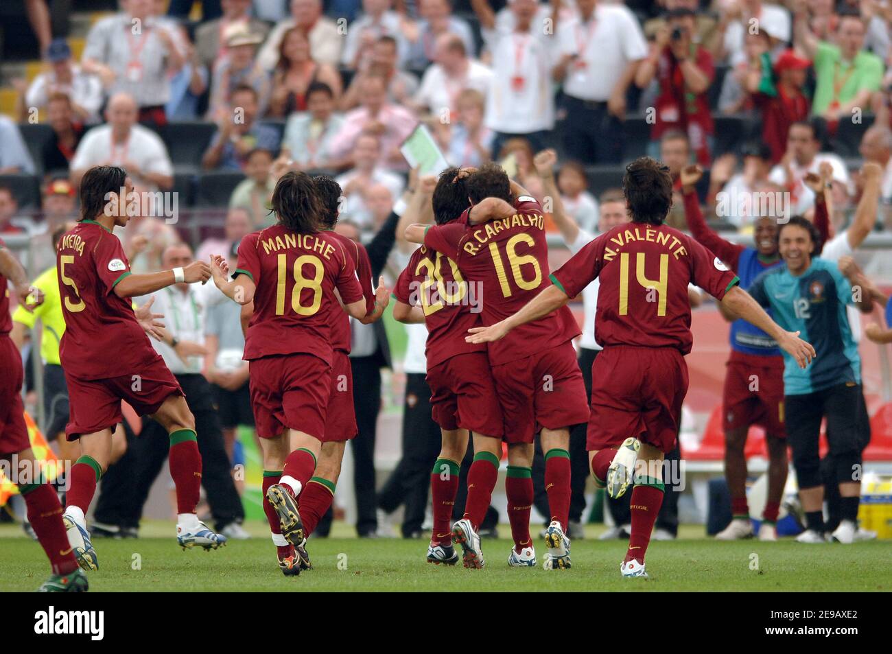 Portugal team celebrate the Deco's goal during the World Cup 2006 ...