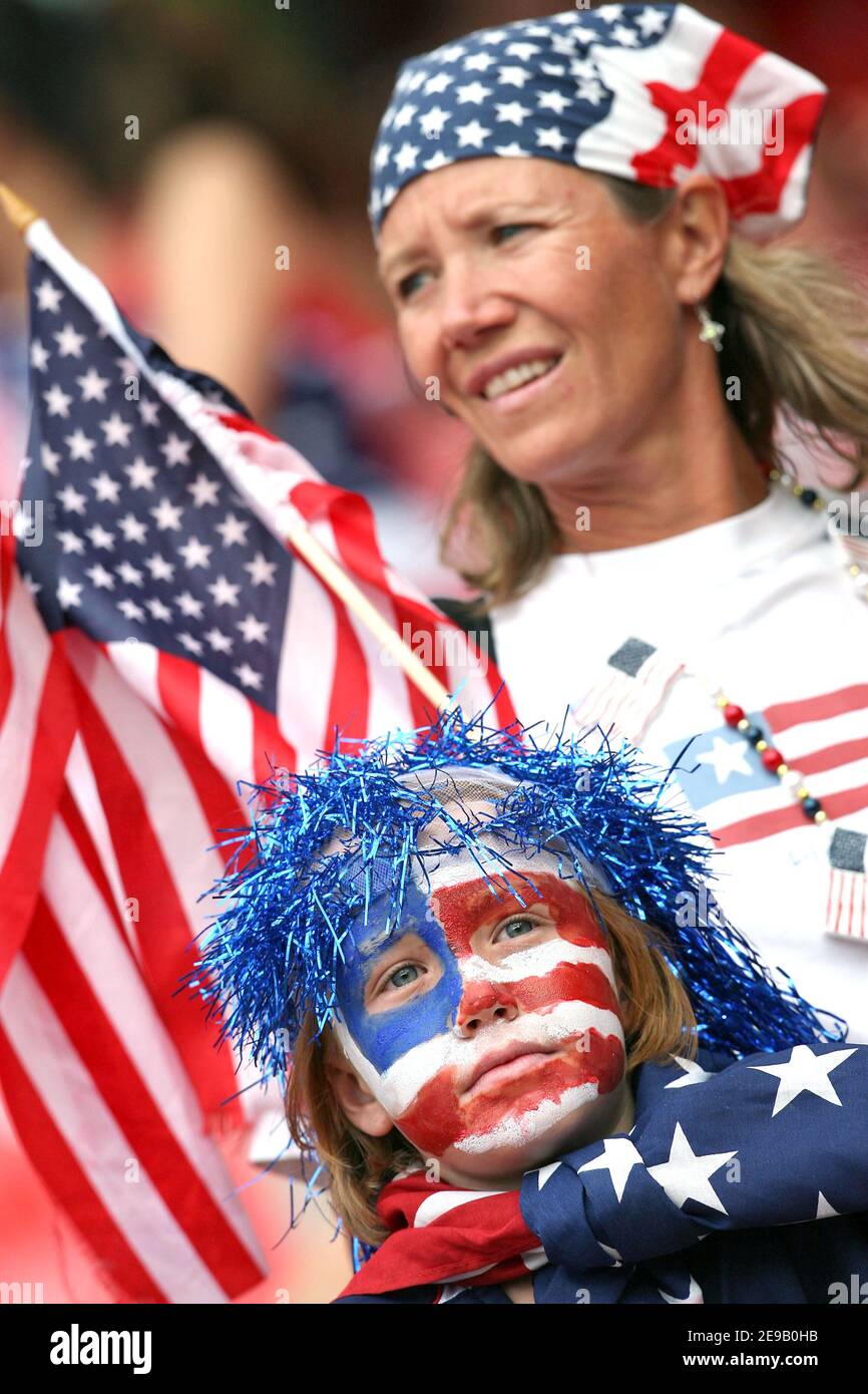 Fifa world cup supporters us hi-res stock photography and images - Alamy