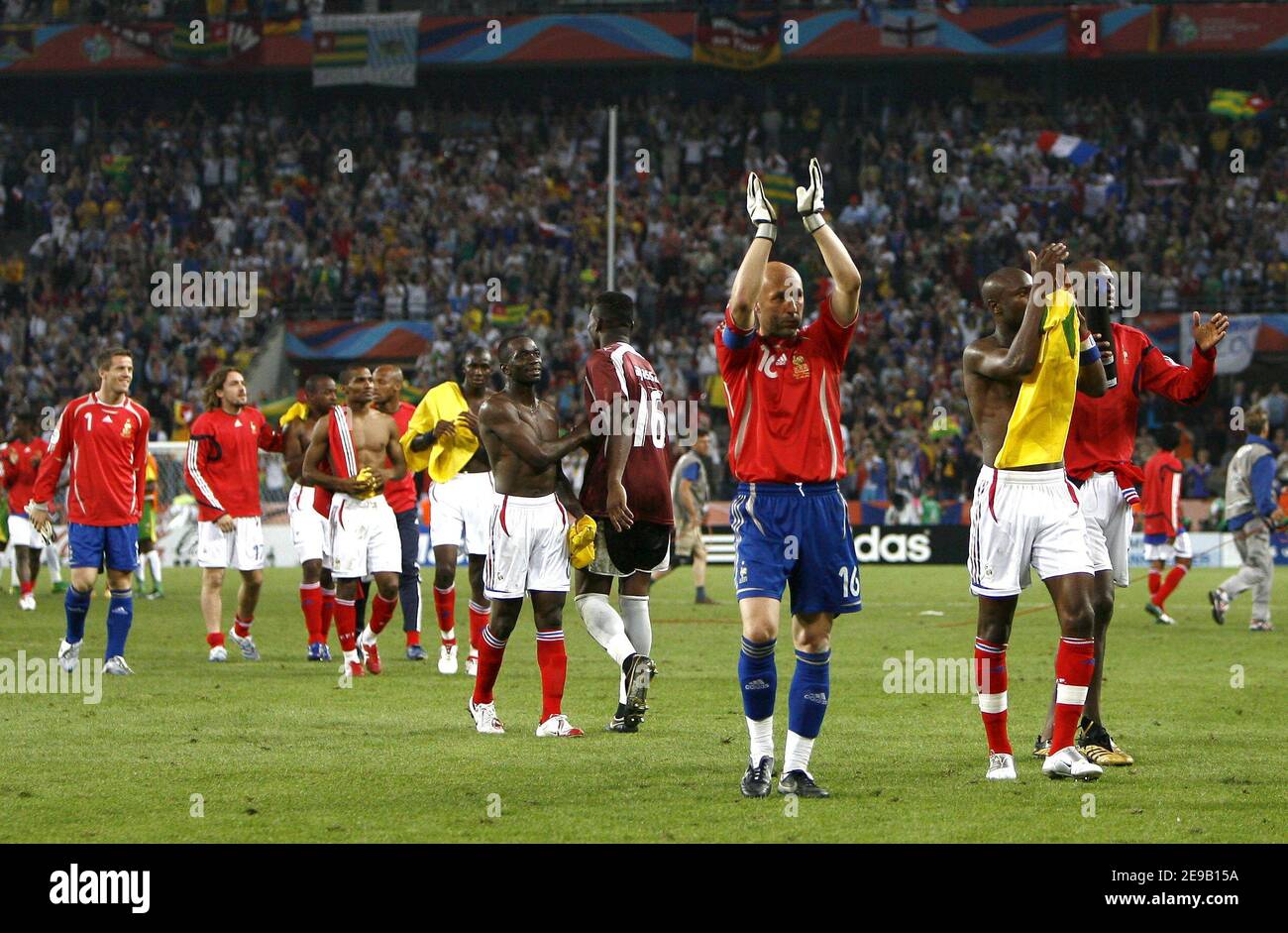 France's Fabien Barthez and French team celebrate the victory during ...