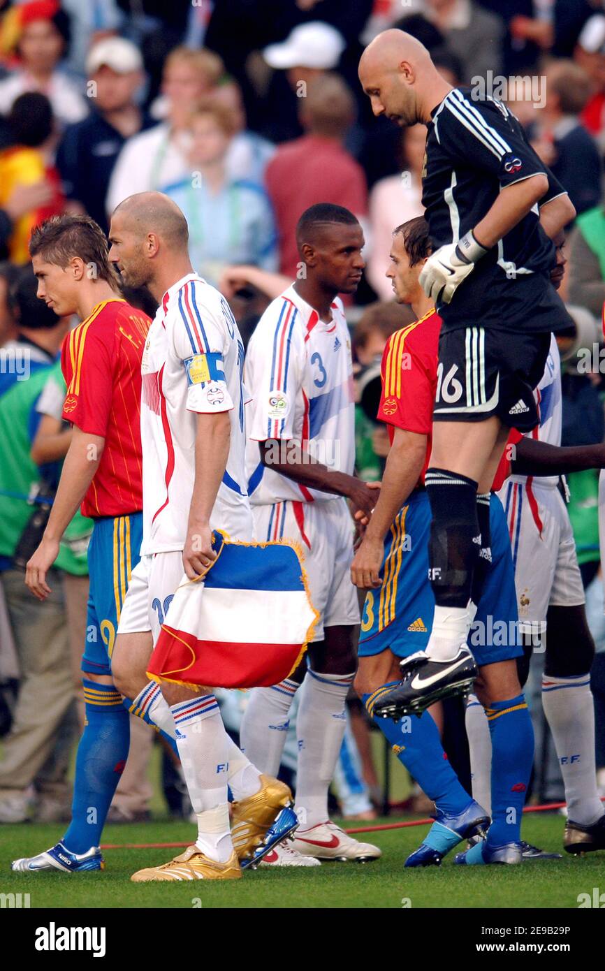 France's soccer team before the World Cup 2006, Second round, France vs ...