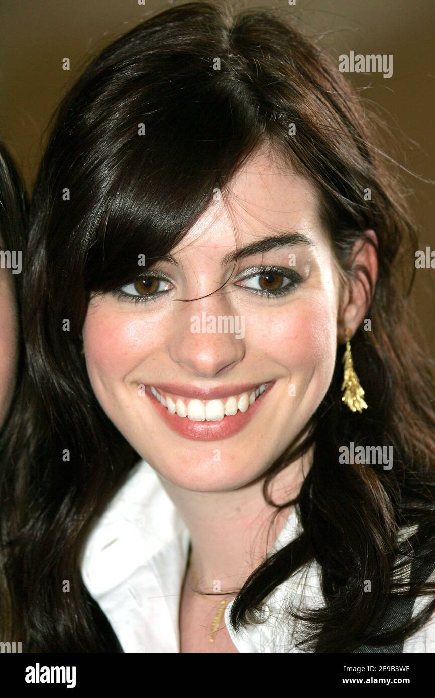 U.S actress Anne Hathaway leaves the TV show TRL 'Total Request Live ...