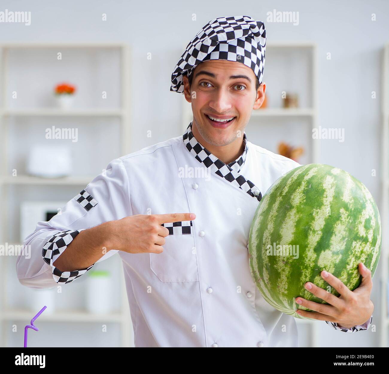 Professional chef cutting fresh watermelon hi-res stock photography and ...