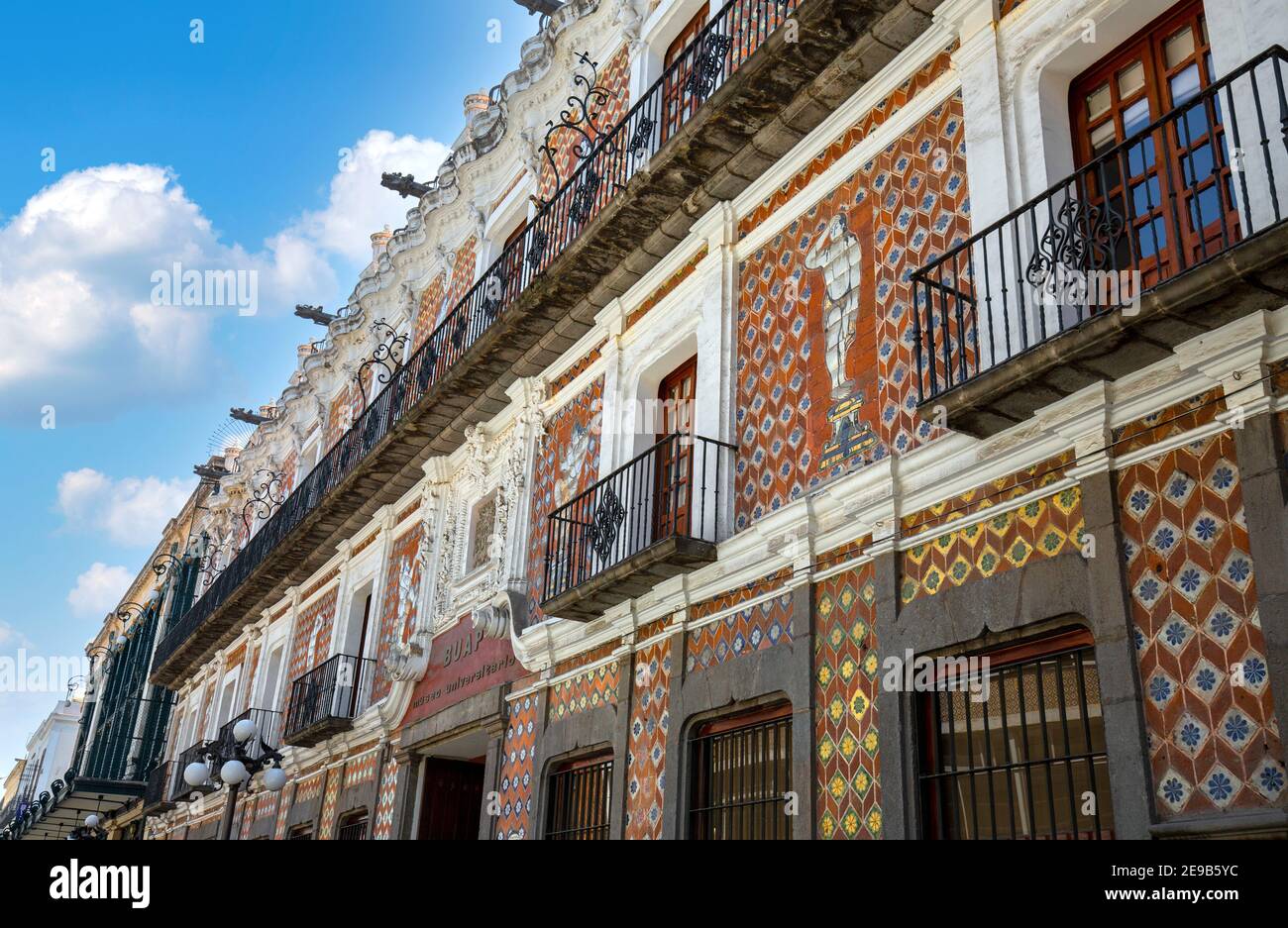 Colorful Puebla streets and colonial architecture in Zocalo historic ...