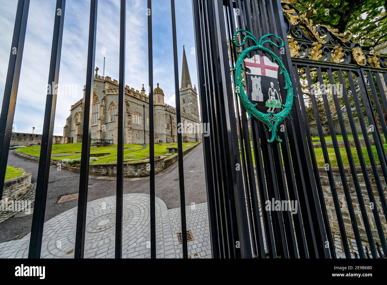 St columbs cathedral hi-res stock photography and images - Alamy