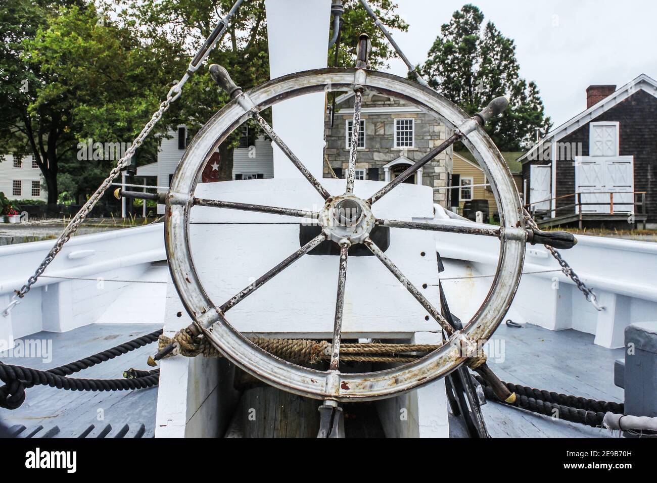 Retro boat wheel hi-res stock photography and images - Alamy