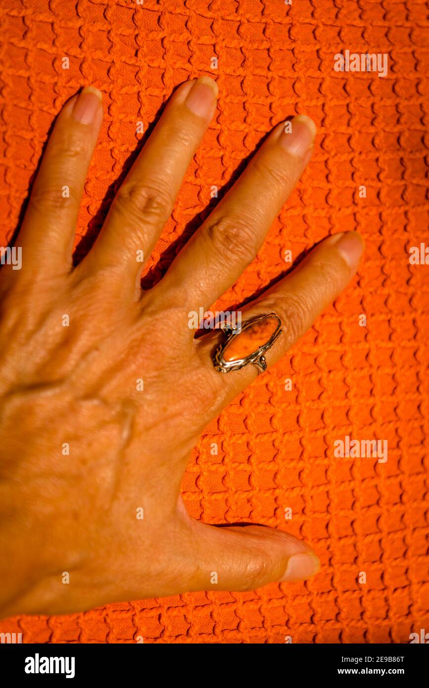 Fingers spread out hi-res stock photography and images - Alamy