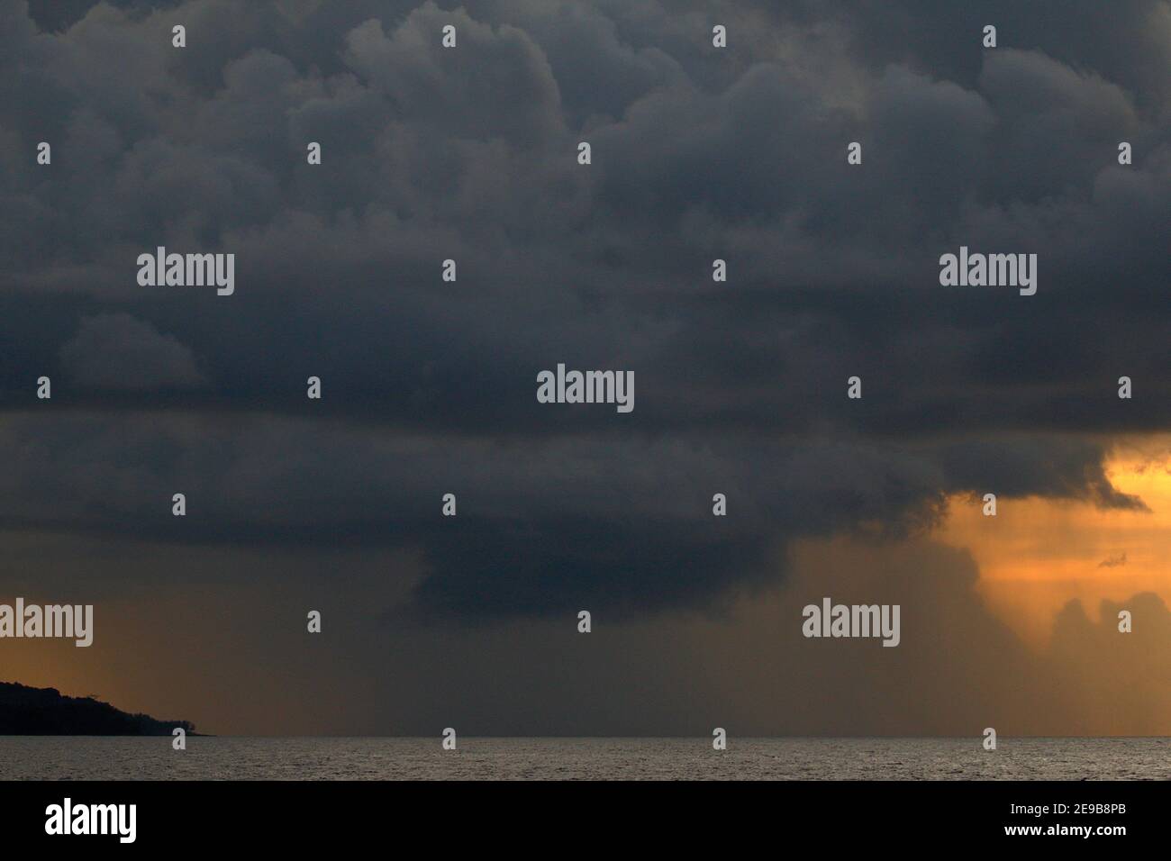 Squall sea hi-res stock photography and images - Alamy