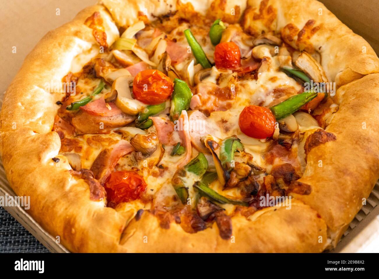 Pizza one person mini hi-res stock photography and images - Alamy