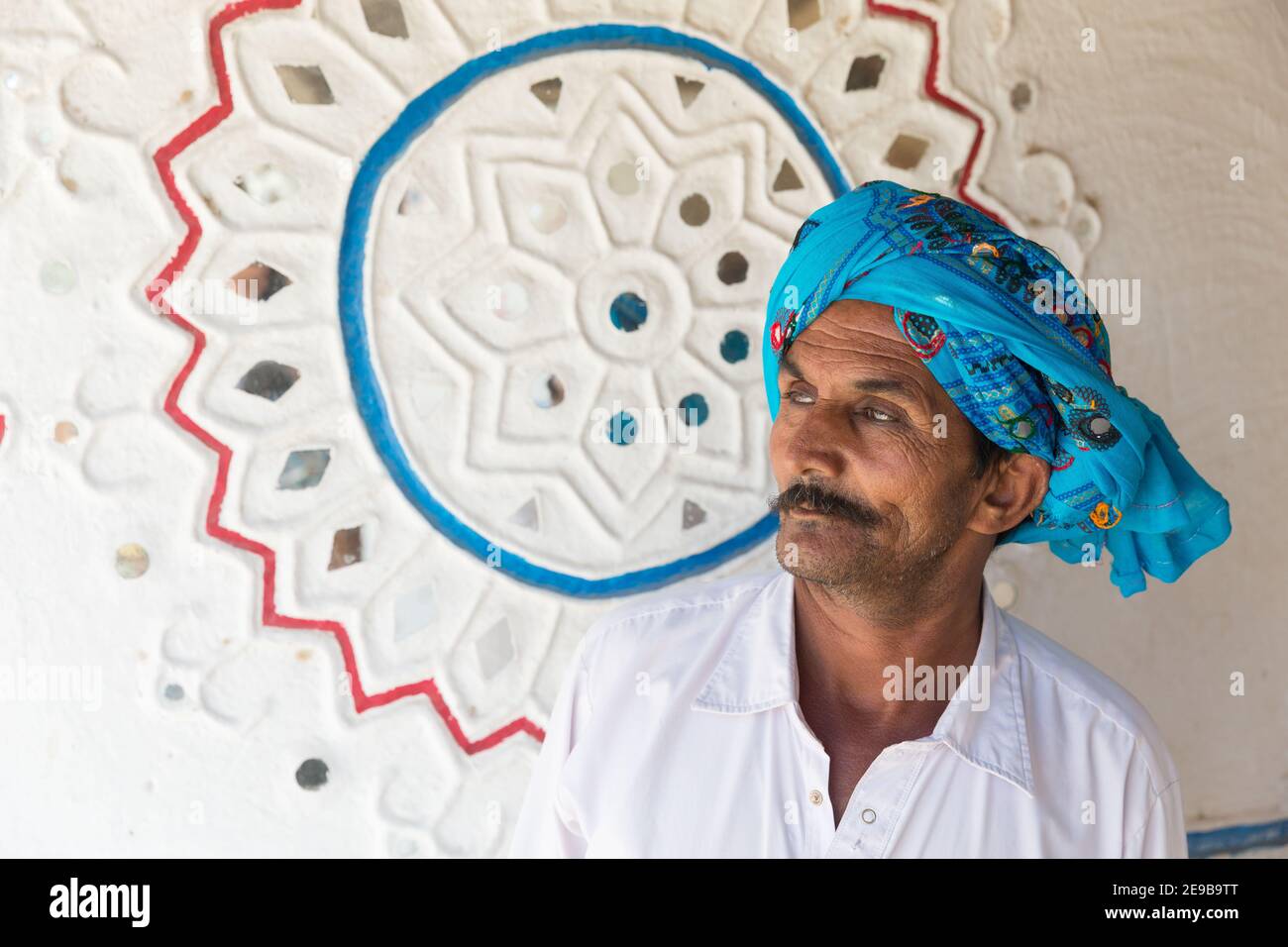 Portrait Gujarati Man Near Bhuj Stock Photo - Alamy