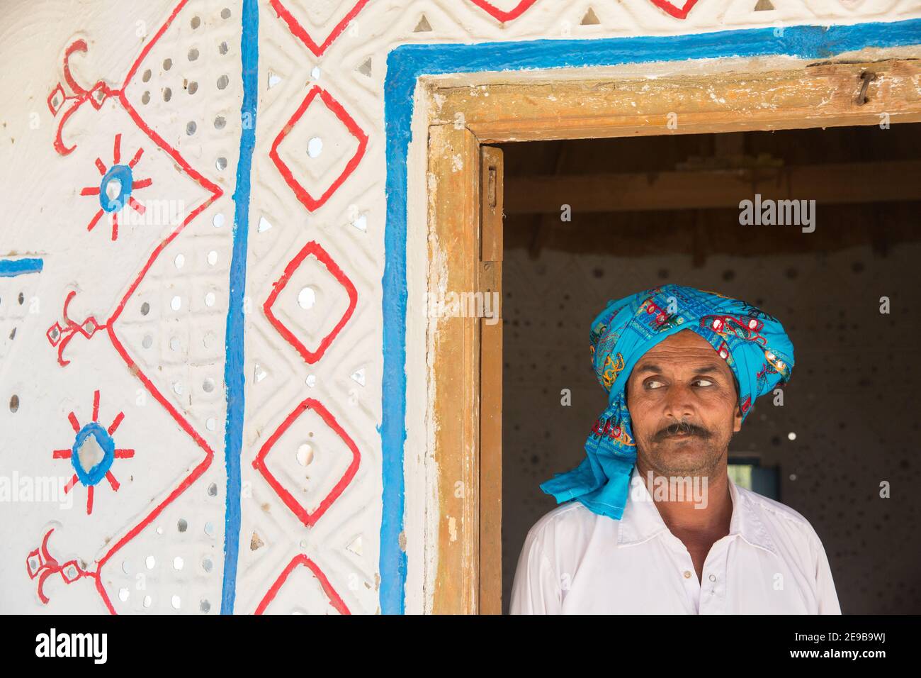 Portrait Gujarati Man Near Bhuj Stock Photo - Alamy