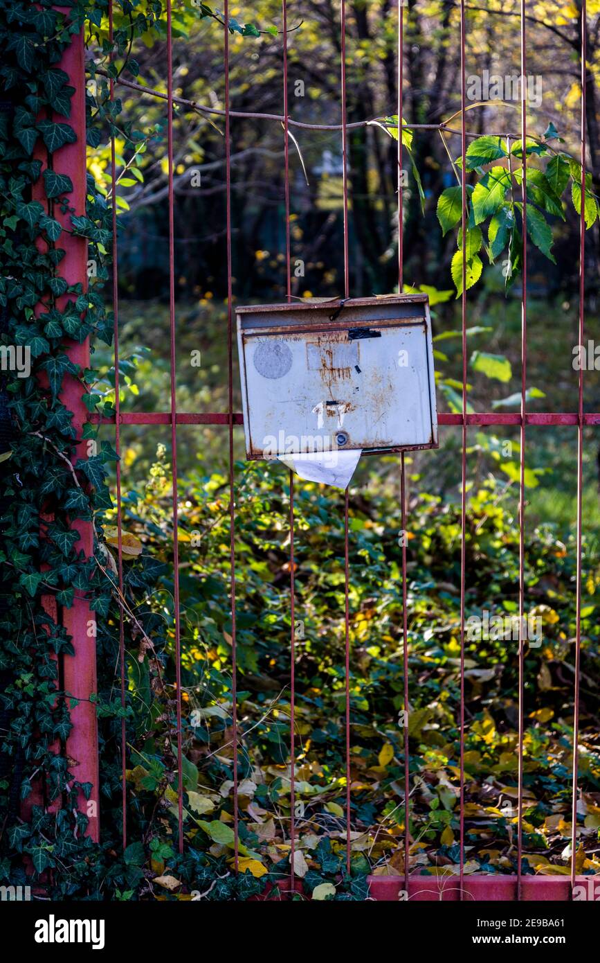 Worn down box hi-res stock photography and images - Alamy