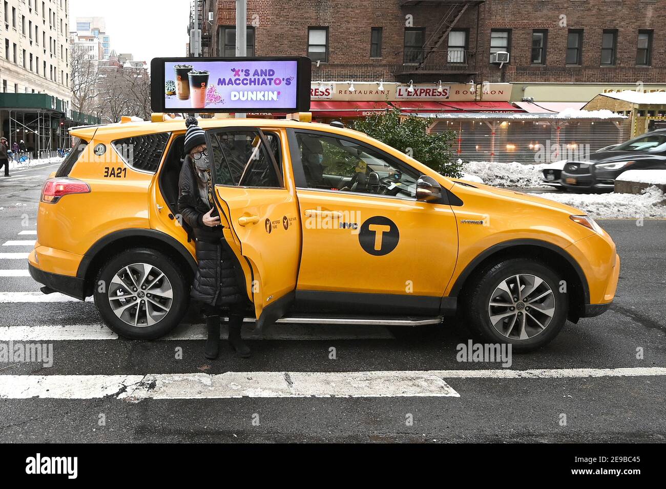 Livery cab nyc hi-res stock photography and images - Alamy