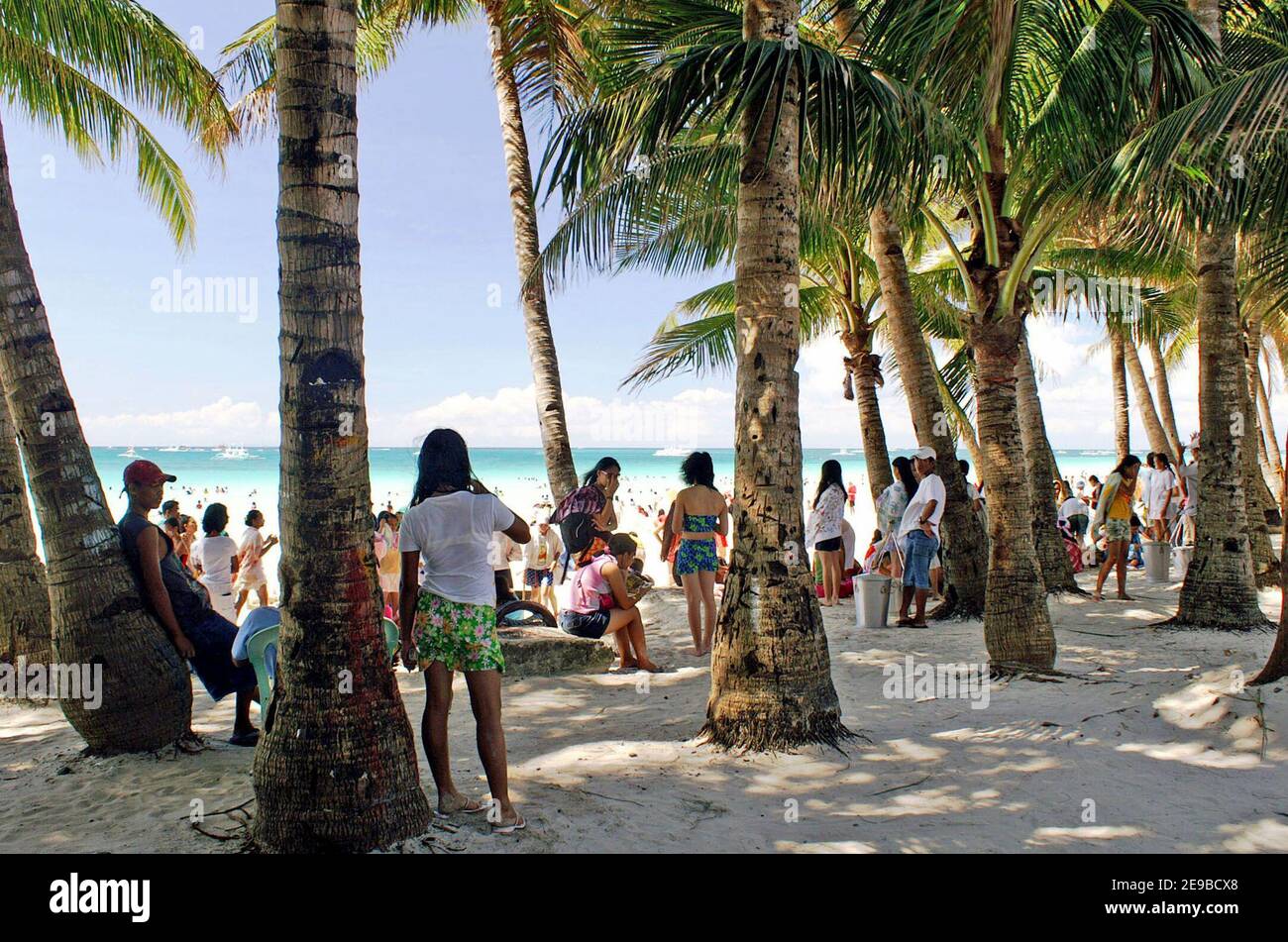 Boracay overtourism hi-res stock photography and images - Alamy