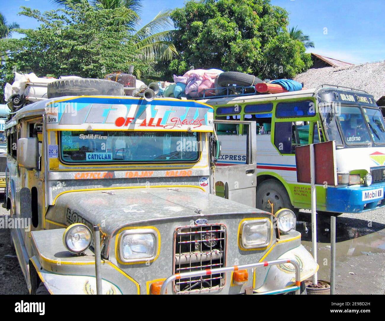 Jeepney 2005 hi-res stock photography and images - Alamy