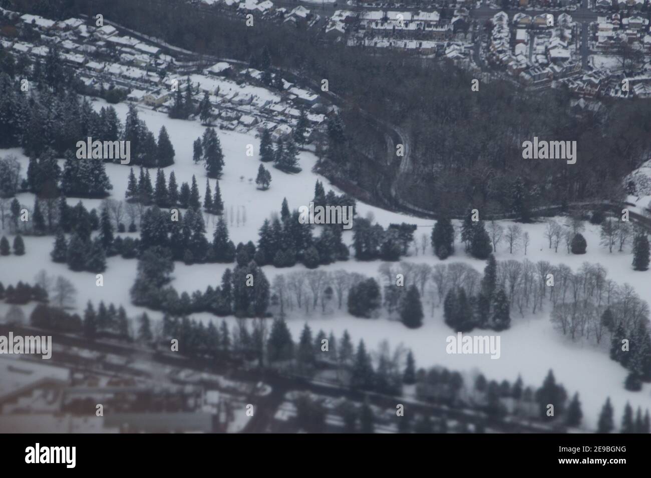 Neighborhood winter snow seattle hi-res stock photography and images ...