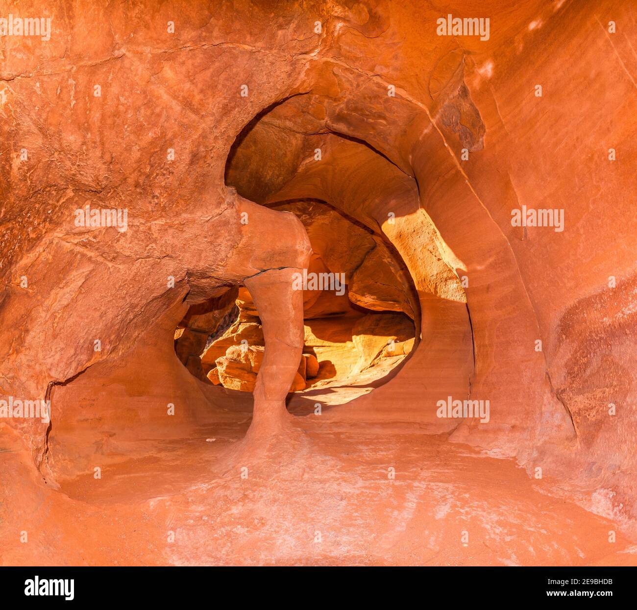 Fire Cave aka Windstone Arch, Valley of Fire State Park, Nevada, USA ...