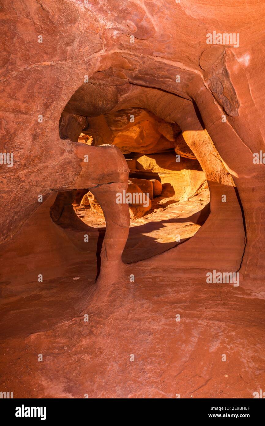 Fire Cave aka Windstone Arch, Valley of Fire State Park, Nevada, USA ...