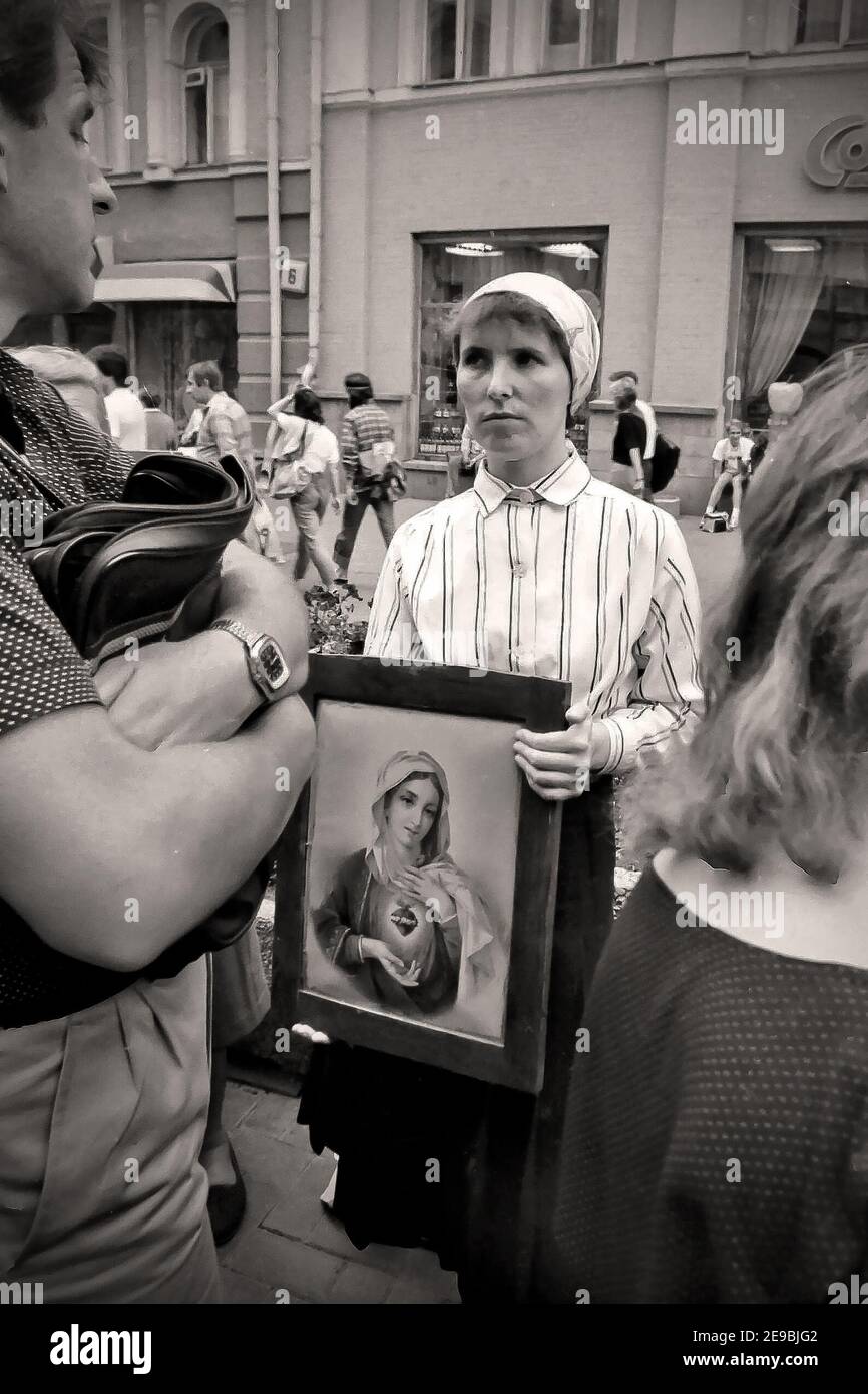 Moscow 1980s woman hi-res stock photography and images - Alamy