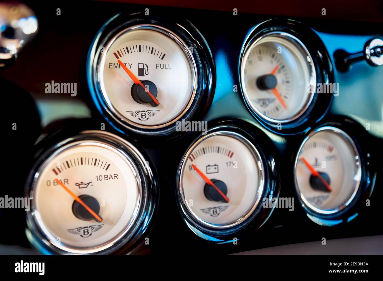 Bentley dashboard hi-res stock photography and images - Alamy