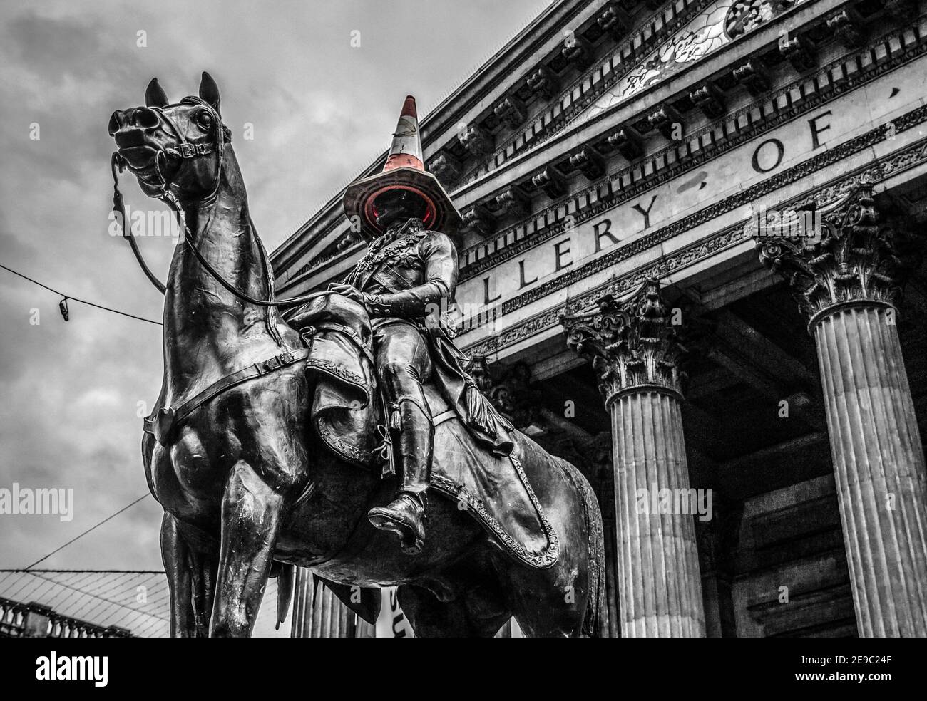 Duke of wellington statue at Royal Exchange Square Stock Photo - Alamy
