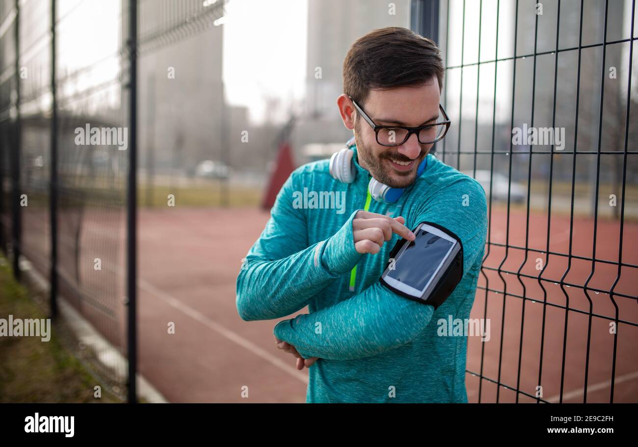 App performance hi-res stock photography and images - Alamy