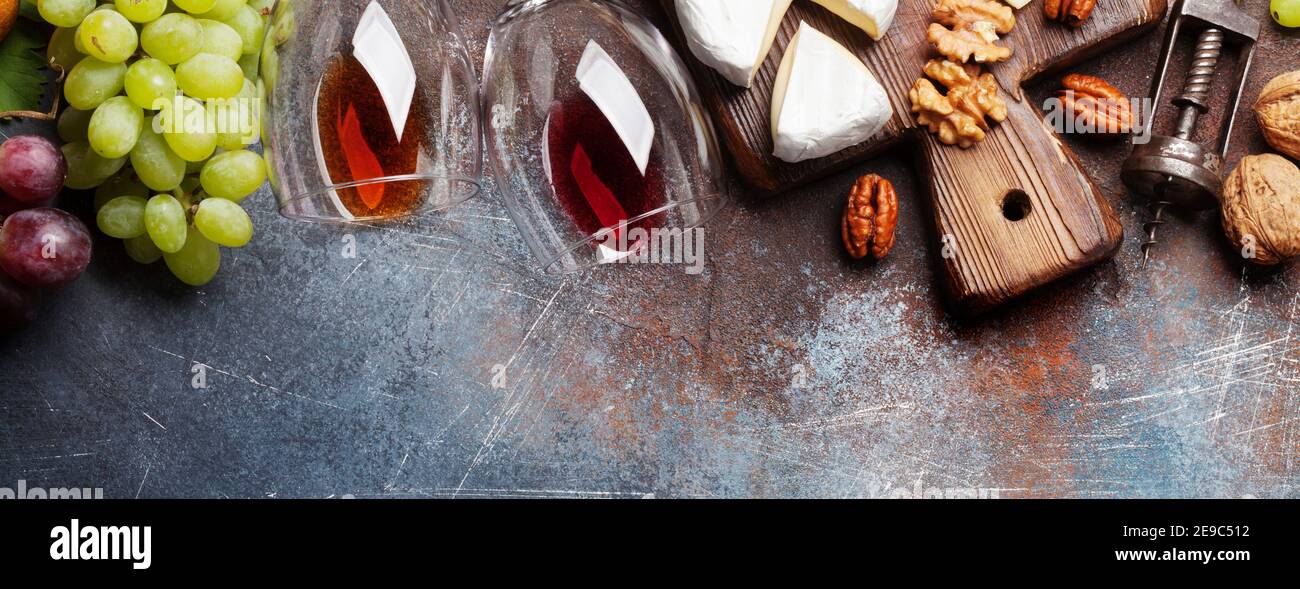 Red wine, grape, nuts and cheese. Top view flat lay Stock Photo - Alamy