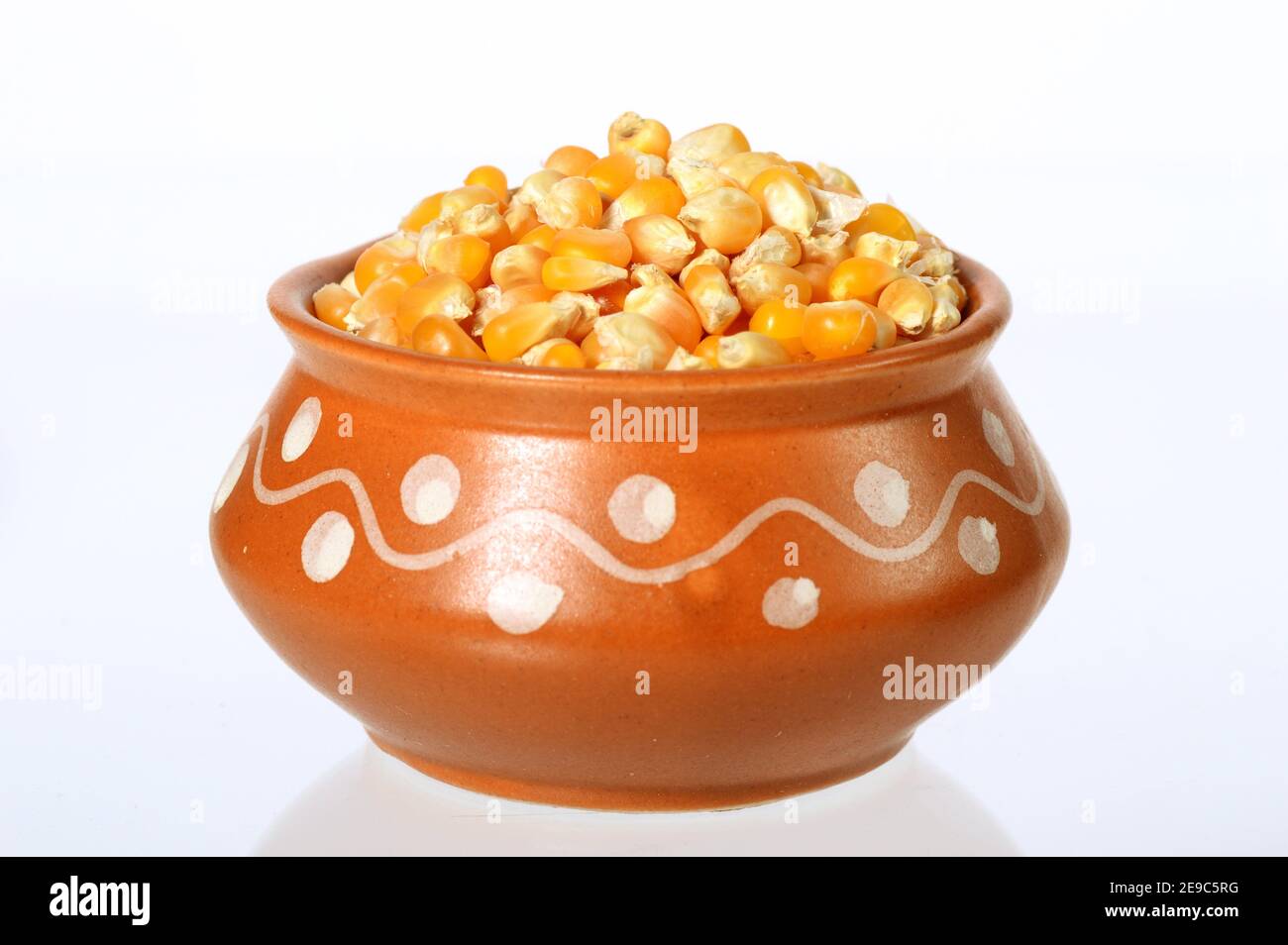Dried white corn hi-res stock photography and images - Alamy