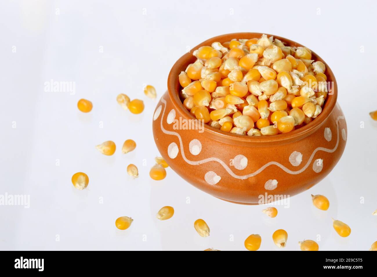 Dried white corn hi-res stock photography and images - Alamy