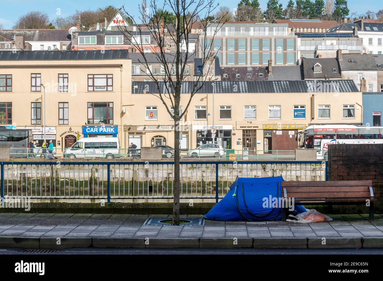 Homeless persons centre hi-res stock photography and images - Alamy