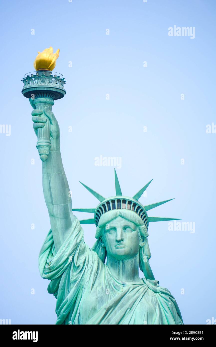 Statue of liberty face and torch hi-res stock photography and images ...