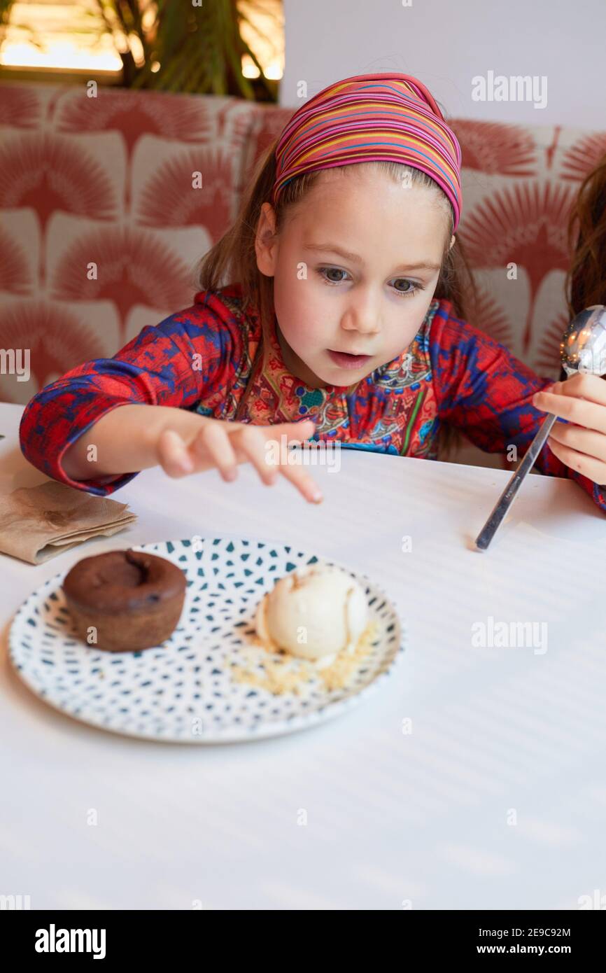 Child touch ice hi-res stock photography and images - Alamy
