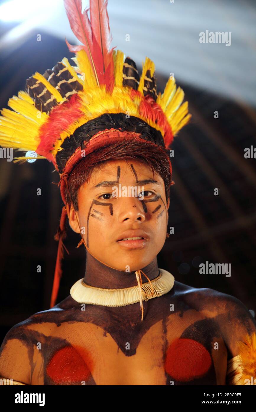 Native brazilian feathers hi-res stock photography and images - Alamy