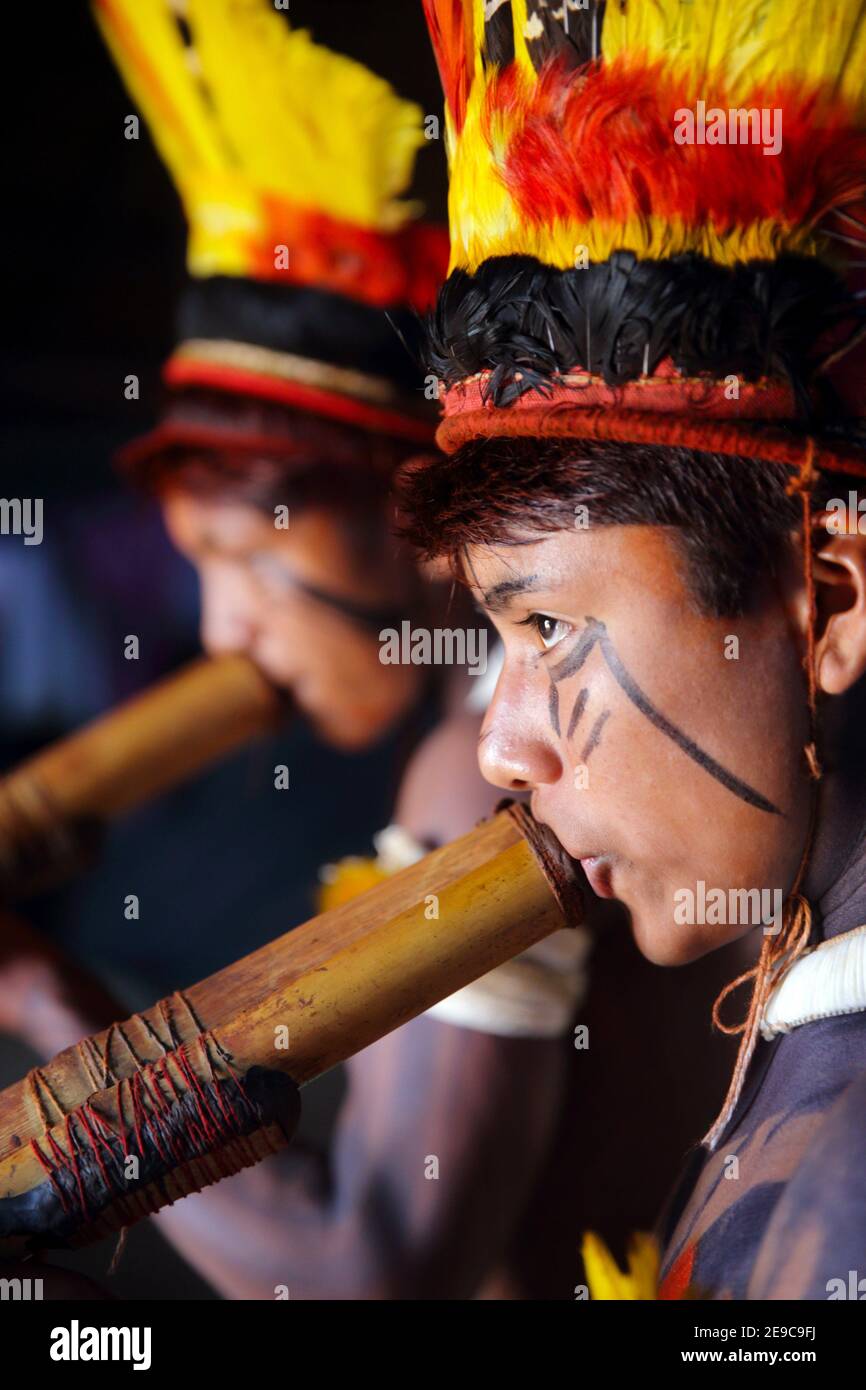 Native american day ceremony hi-res stock photography and images - Alamy