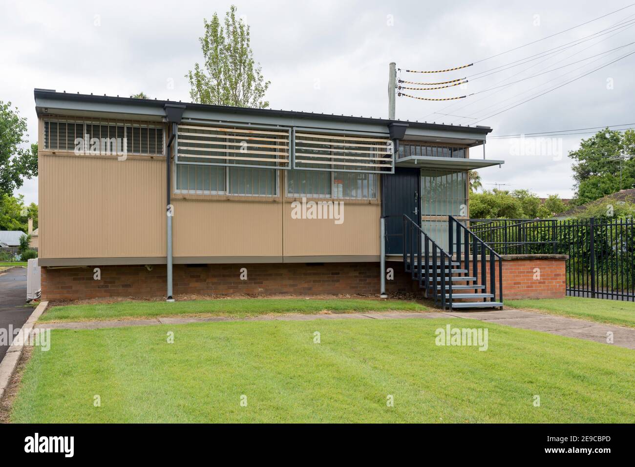 Australian school demountable classroom hi-res stock photography and ...