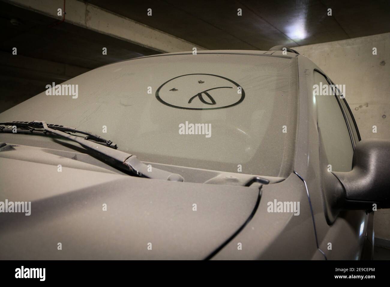 Car covered in dust garage hi-res stock photography and images - Alamy