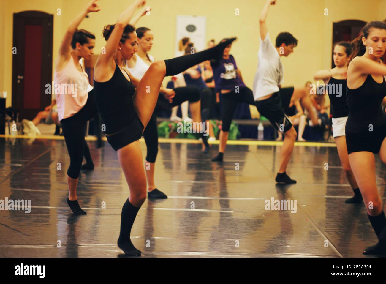 training dancers modern dance, contemporary, classical Stock Photo - Alamy