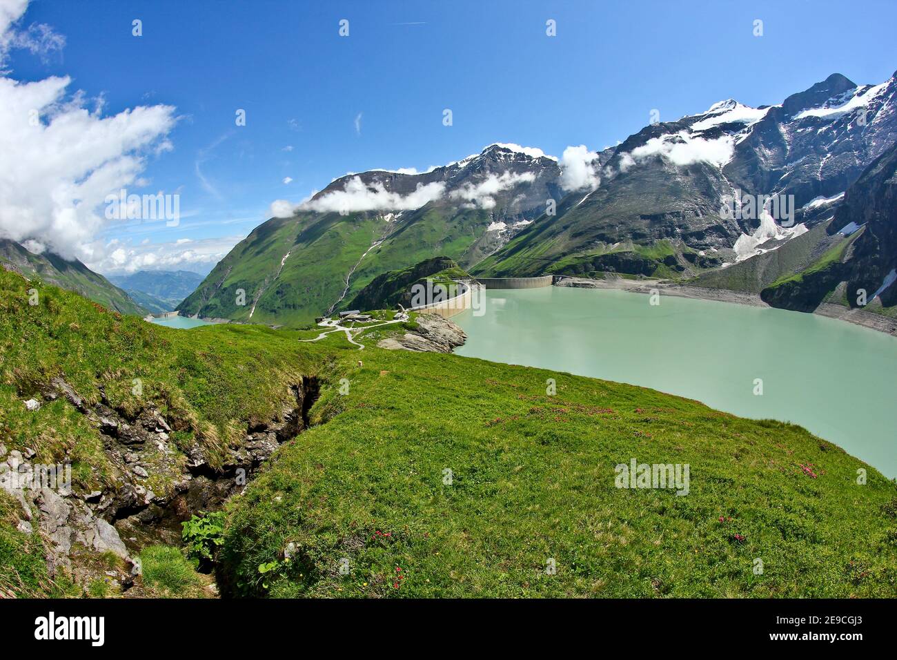 Barrage dam hi-res stock photography and images - Alamy