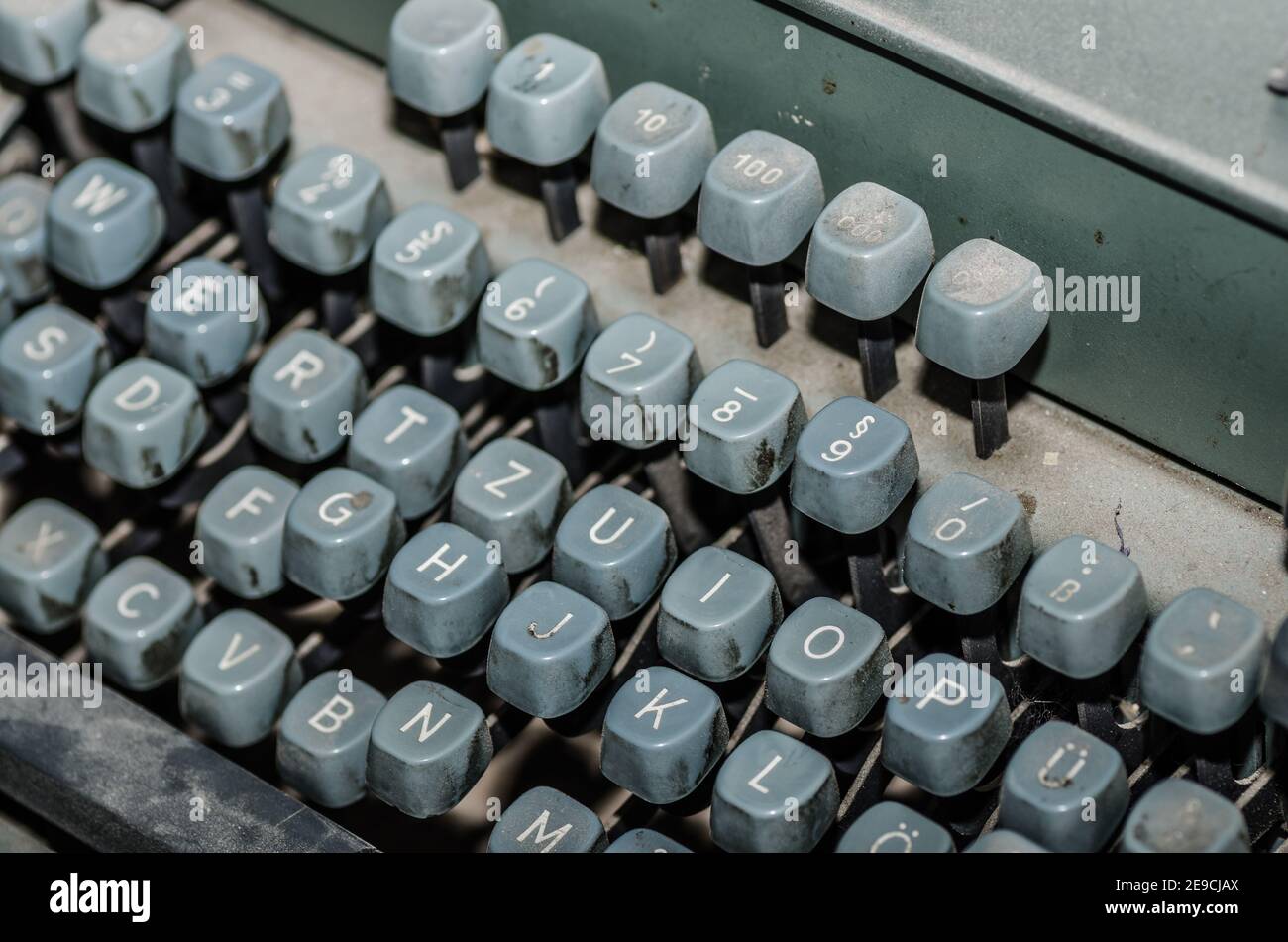 Typewriter building hi-res stock photography and images - Alamy