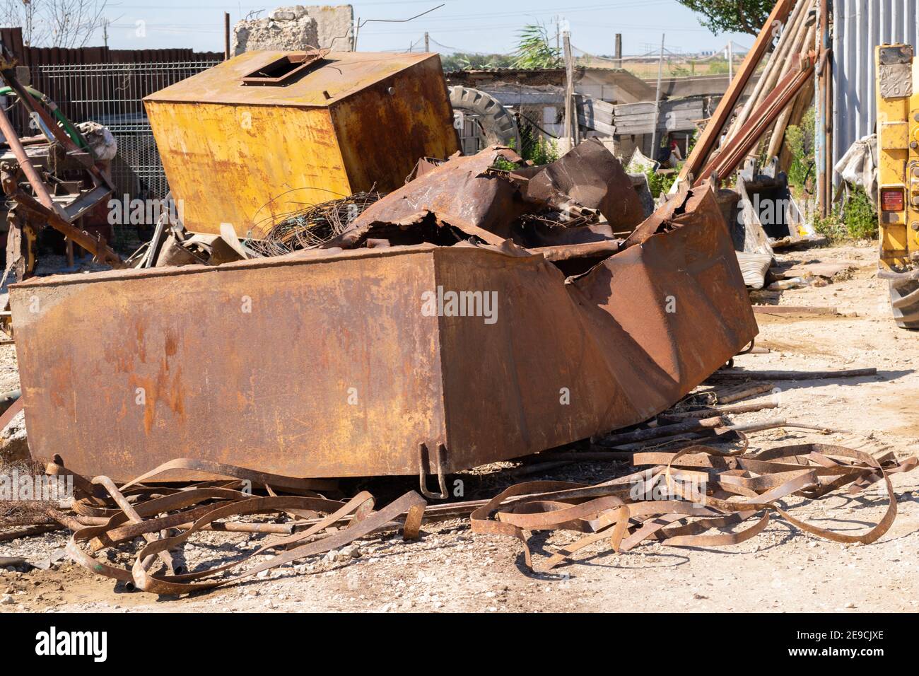 Yard waste recycle hi-res stock photography and images - Alamy