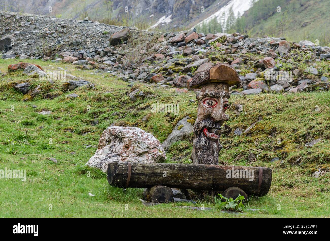 Willow tree fountain in hi-res stock photography and images - Alamy