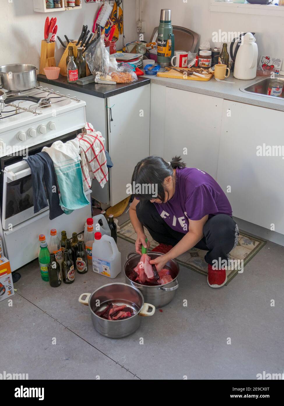 Inuit cooking hi-res stock photography and images - Alamy