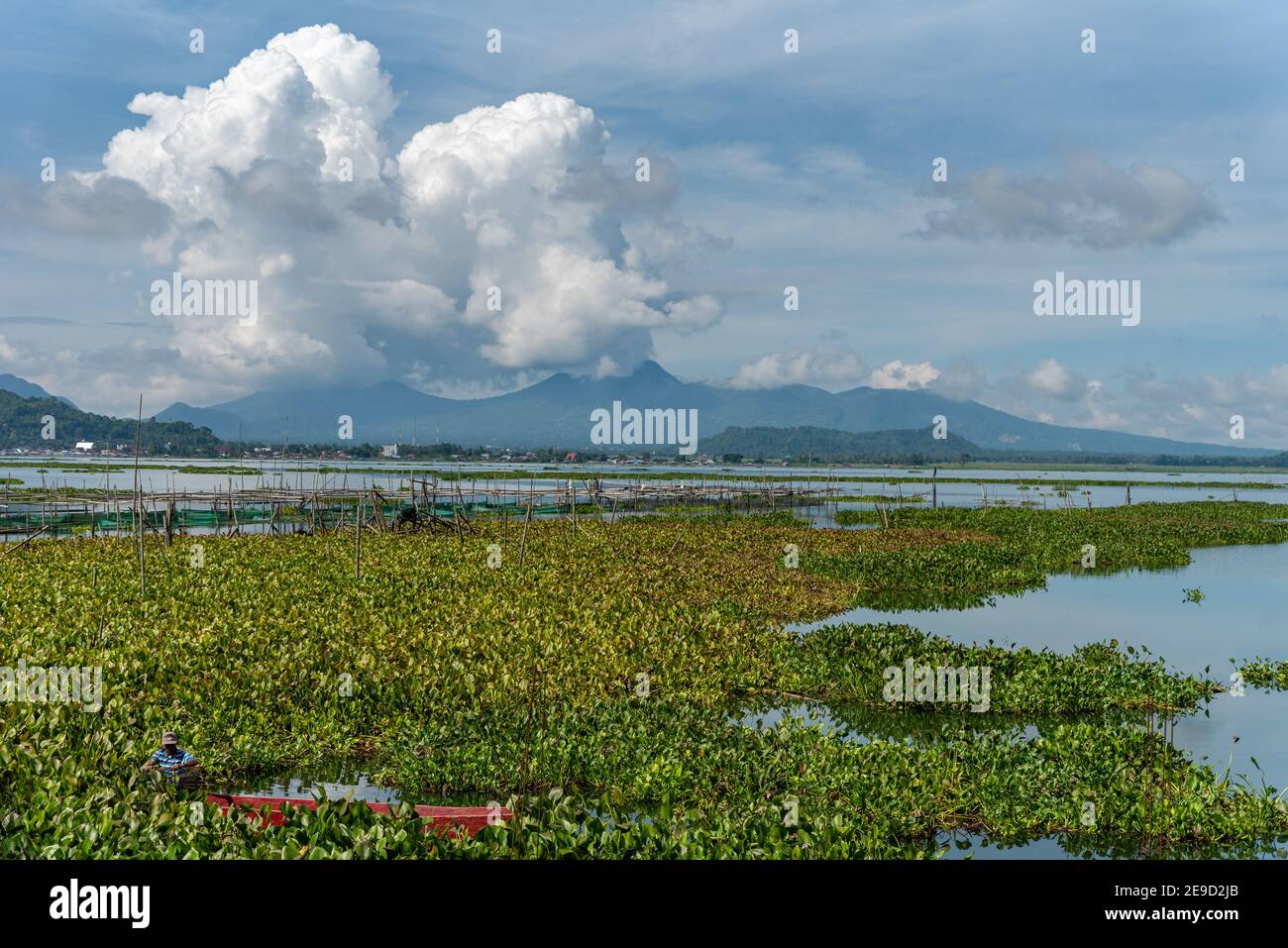 Tondano Lake, Mount Mahawu, Minahasa Region, Danau Linow, Sulawesi ...