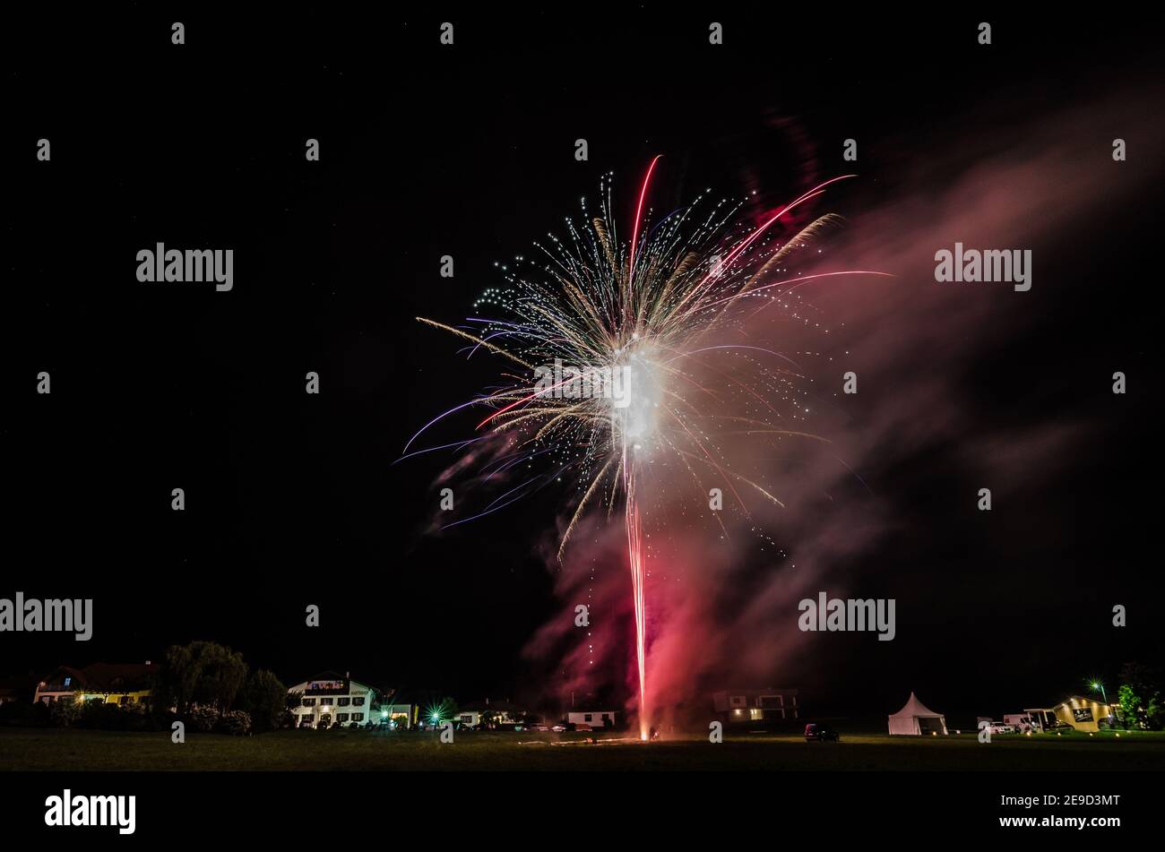 Single explosion hi-res stock photography and images - Alamy