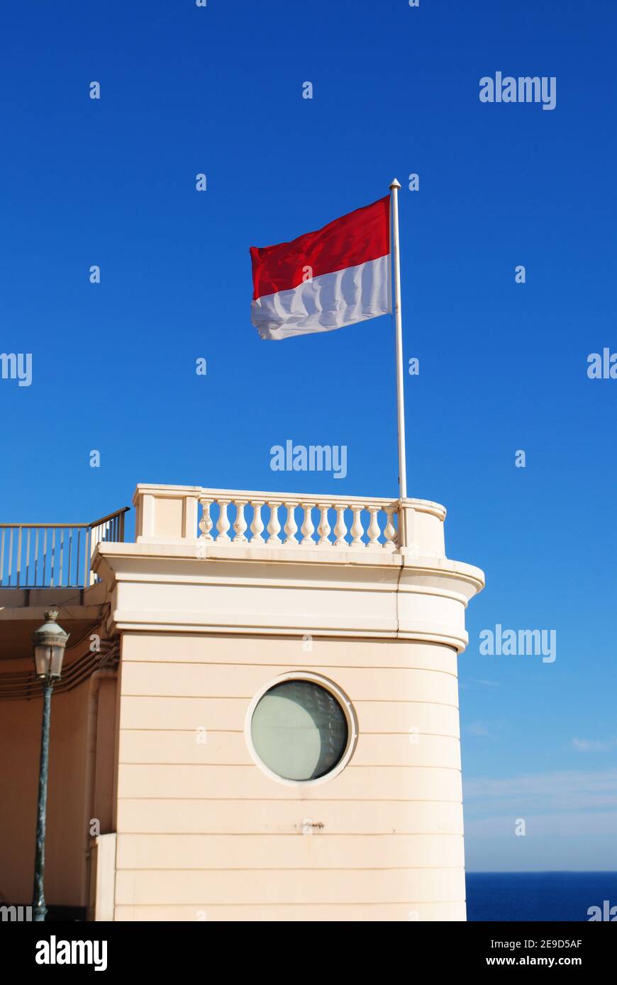 White monaco flag hi-res stock photography and images - Alamy