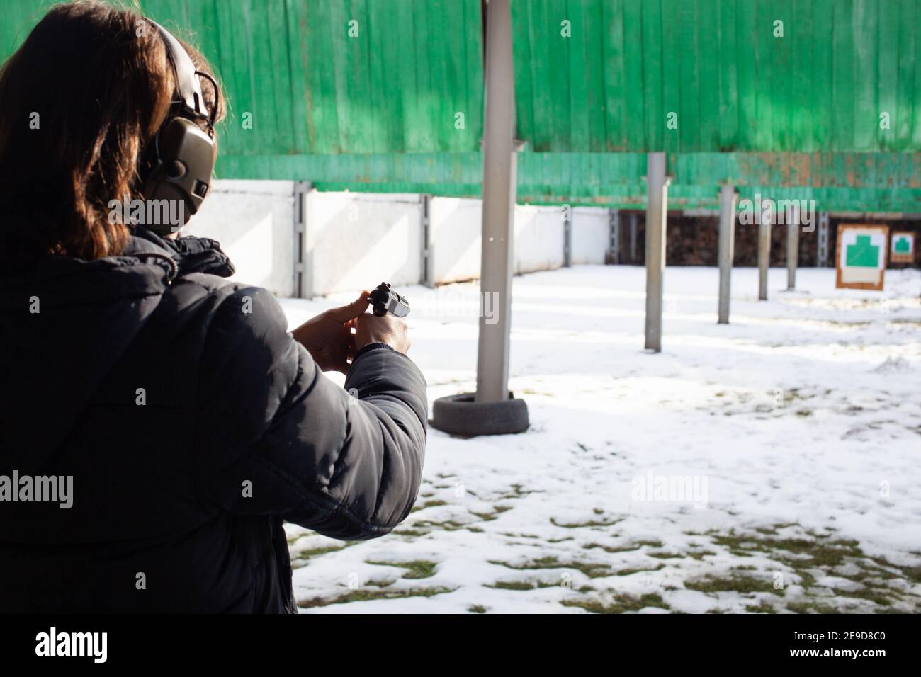 Man shoots gun dash target hi-res stock photography and images - Alamy